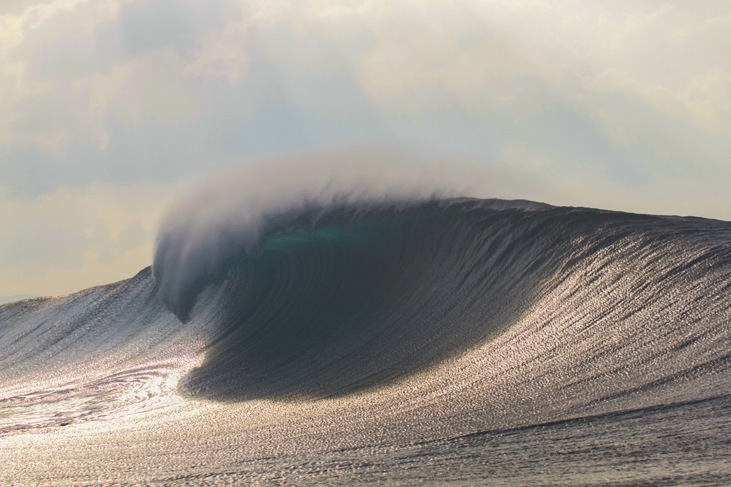 20 Heavy Images from Hawaii's Monstrous Big-Wave Season | The Inertia