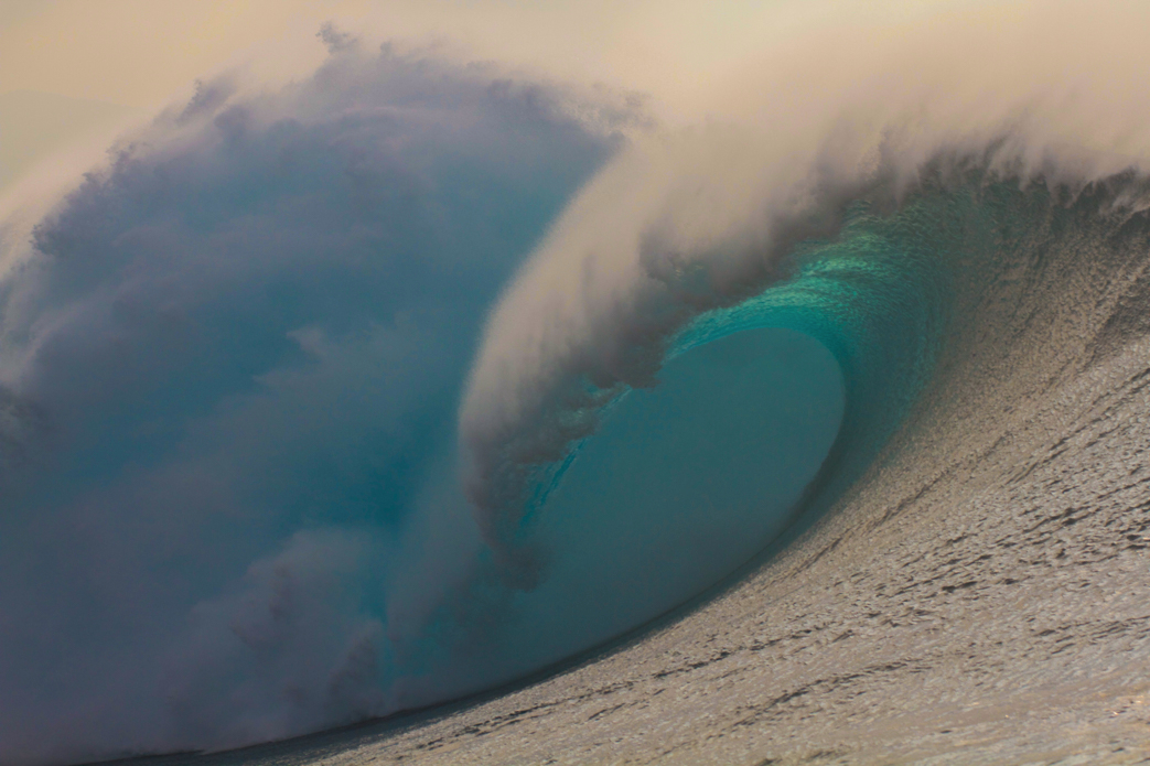 20 Heavy Images from Hawaii's Monstrous Big-Wave Season | The Inertia