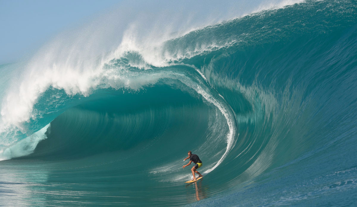 27 of the Craziest Teahupoo Shots That You Really, Really Need to See ...