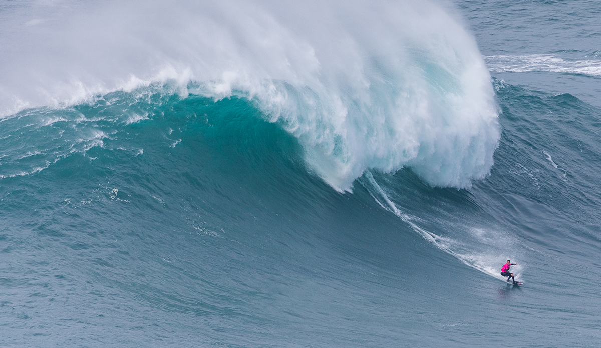9 Incredible Images From the Nazaré Big Wave Challenge