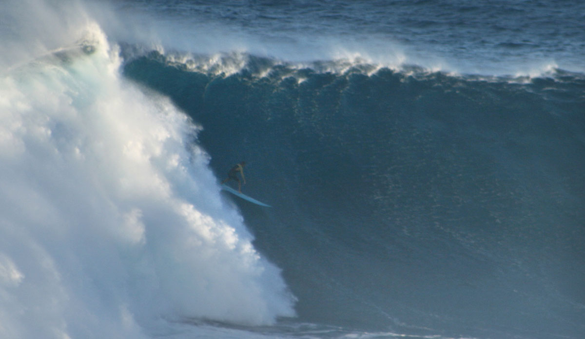 Jaws Lights Up With Massive Swell | The Inertia