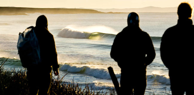 82 Photos of People Looking at Perfect Waves | The Inertia