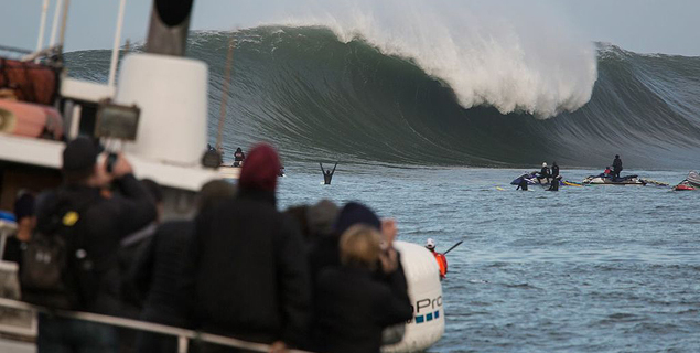 Massive Mavericks: Mavs Invitational Sees Thumping Swell, Big Scores ...