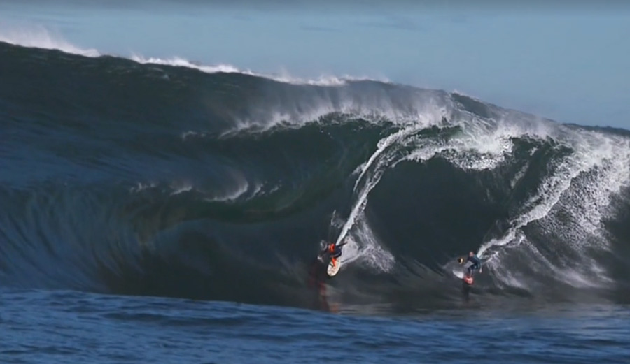 ABC Investigates Possibly the Most Dangerous Surf Photo Ever Shot | The ...