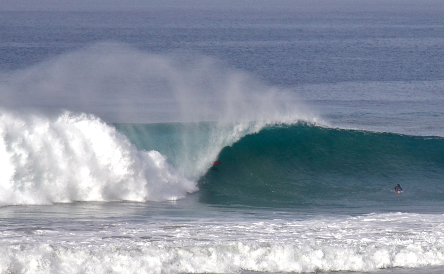 Spilling, Surging, Plunging: The Science of Breaking Waves | The Inertia