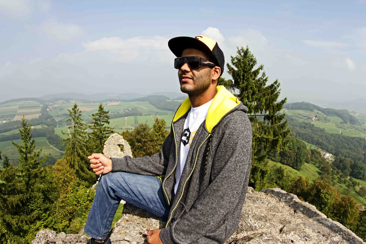 Jaws Next! An Interview with Blind Pipe Surfer Derek Rabelo | The Inertia