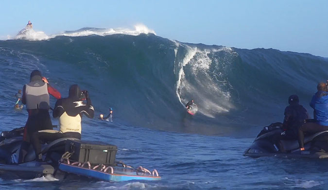 Slab Saturday at The Right: 6 Cameras Destroyed on One Wave | The Inertia