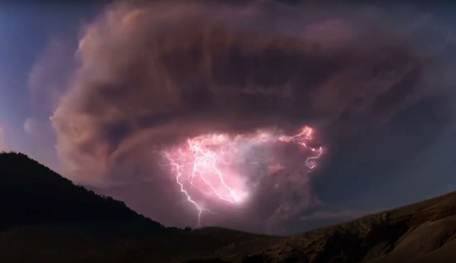 15 Seconds of a Supercharged Volcanic Ash Cloud Sparked by Lightning ...