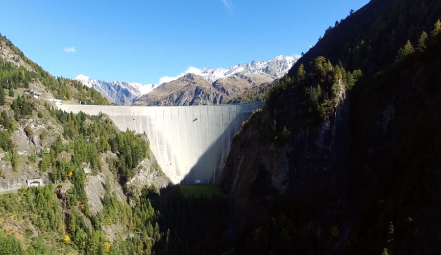 The Highest Artificial Wall in the World is Surrounded by Natural ...