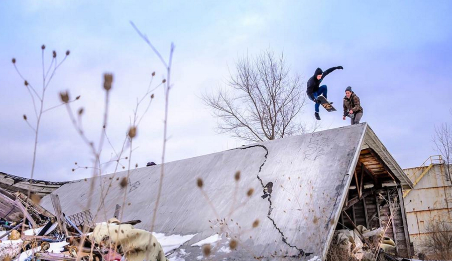 10 Minutes of the Best Snowskate Tricks from the Past 10 Years | The ...