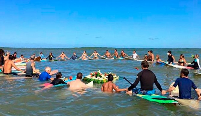 Paddle Outs Honor Dead Australian Surfers | The Inertia