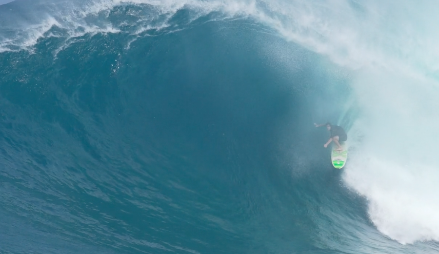 Brad Domke Gets a Massive Barrel at Jaws...On a REAL Surfboard | The ...