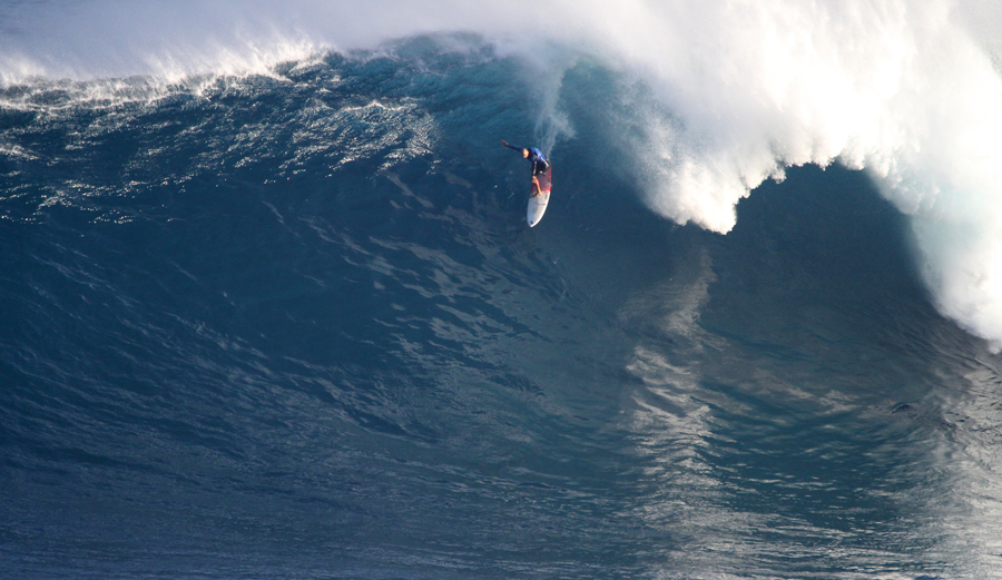 On the Day of The Eddie, a Handful of Brave Souls Charged Massive Jaws ...