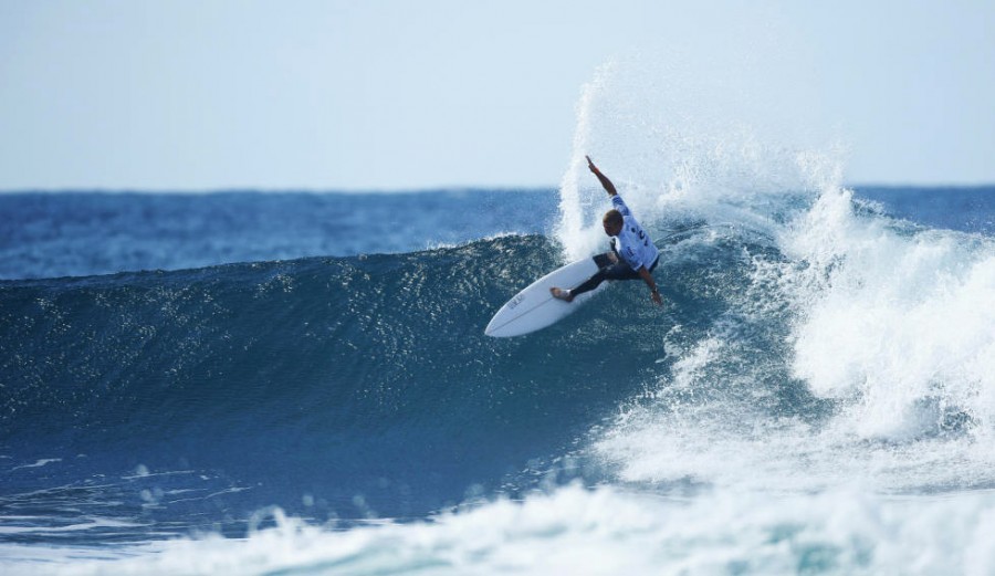 Tim Stevenson Is the Only Surfer at Bells (Happily) Working in a Mine ...