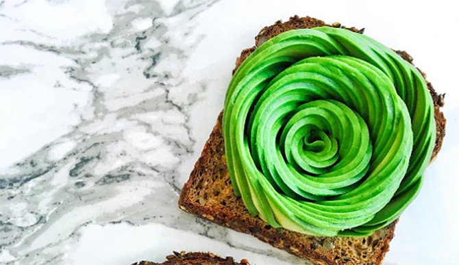 This Woman Has Figured Out How to Make Beautiful Avocado Roses | The ...