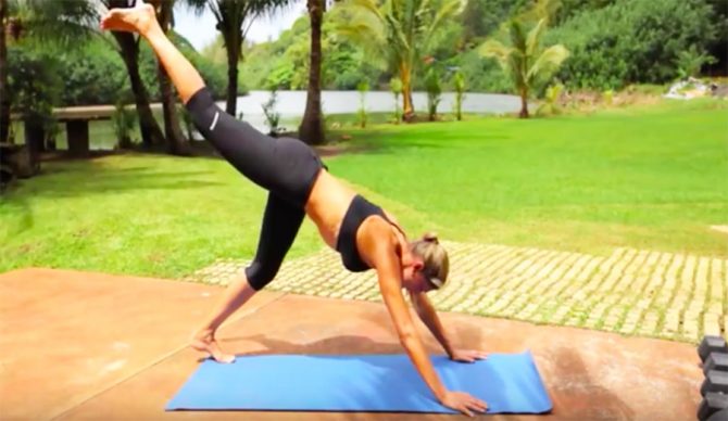 Check Out Gabby Reece's Favorite Moves for Core Strength and ...