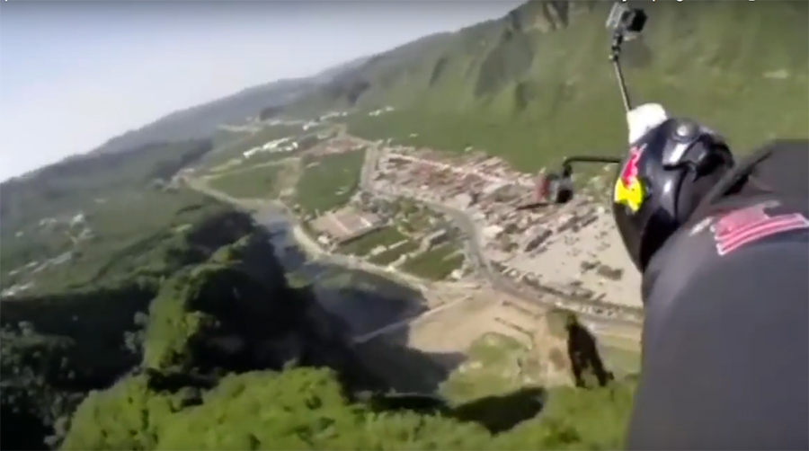 BASE Jumper/Wingsuiter Jeb Corliss Hits Tiny Target on China's Great ...