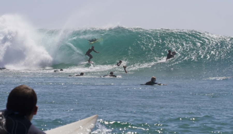 Cops Use Counter-Terrorsim Police Boat To Surf This Wave | The Inertia