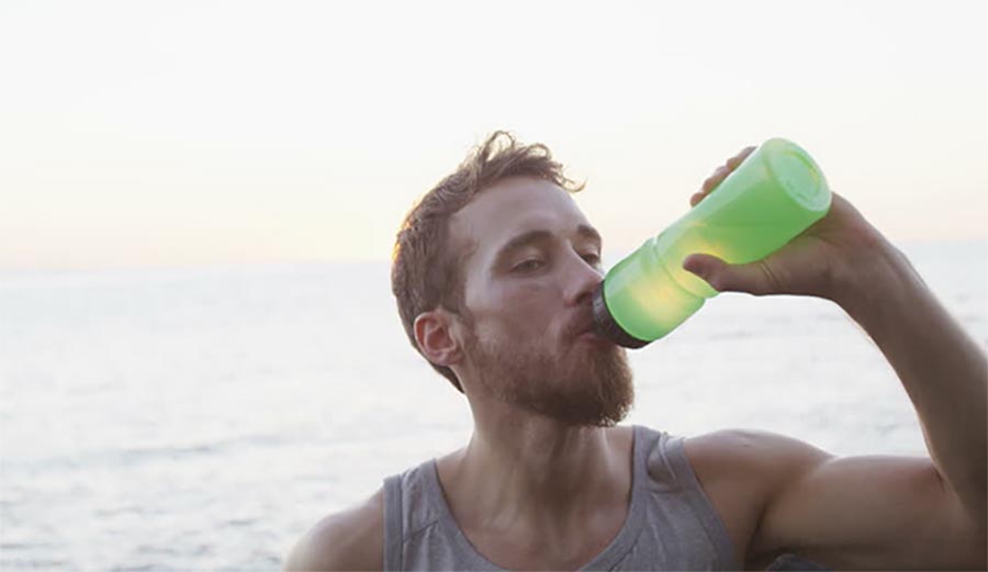 8 Easy-to-Read Signs That You're Dehydrated | The Inertia