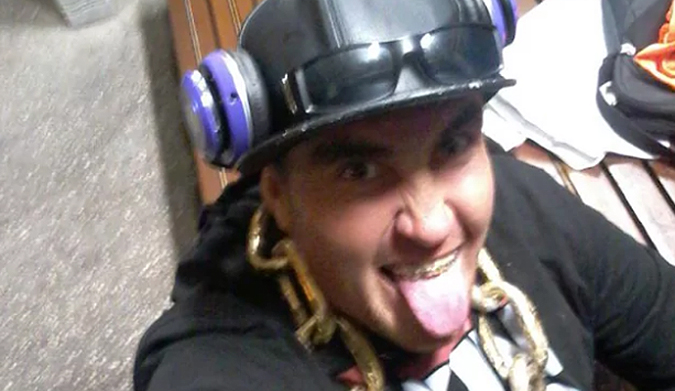 Aussie Rapper Escapes into the Ocean to Ditch a $621 Dinner Tab | The ...