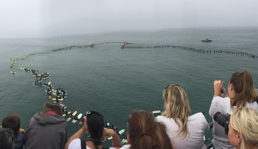 HB Sets Record for Largest Paddle Out | The Inertia
