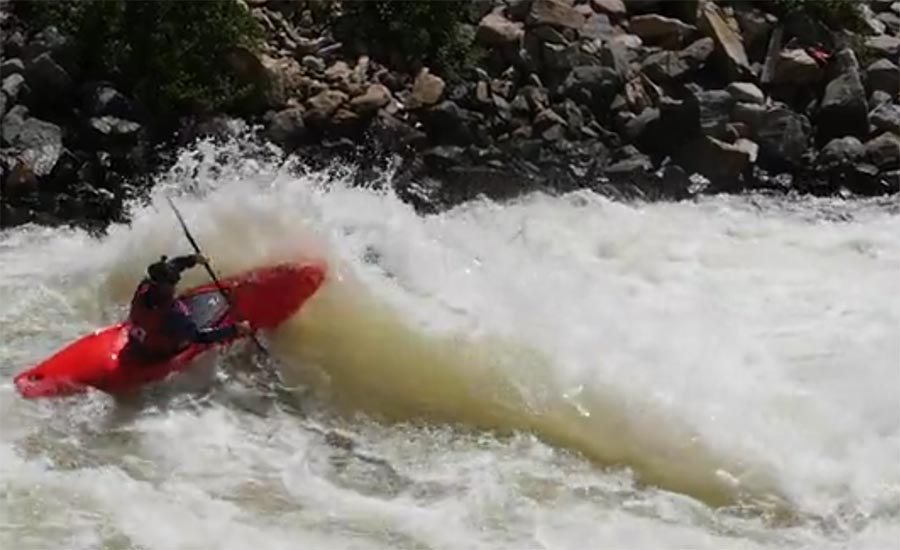 Check Out This Footage From the Gnarliest Whitewater Kayaking Race Ever ...