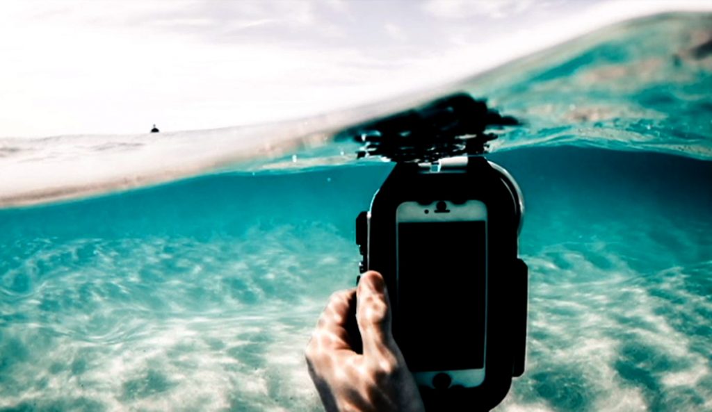 This $250 Underwater Camera Housing Was Made Just for the iPhone | The ...
