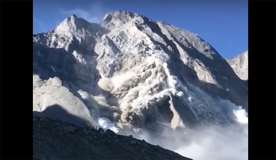 8 Hikers Missing Following Gigantic Rock Avalanche in Switzerland | The ...