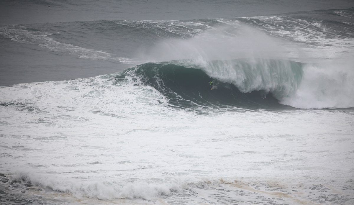 Nazaré Just Kicked Off 2018 With an XL Bang | The Inertia