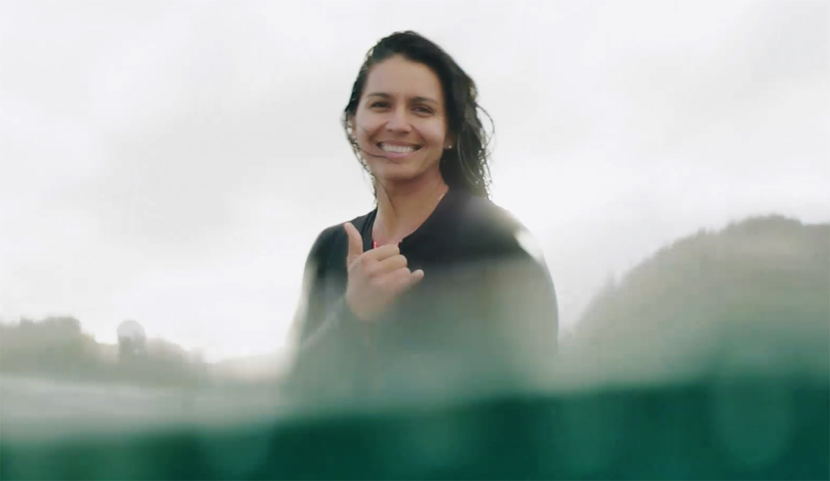 Tulsi Gabbard Is the Surfing Congresswoman Who Could Actually Save Our ...