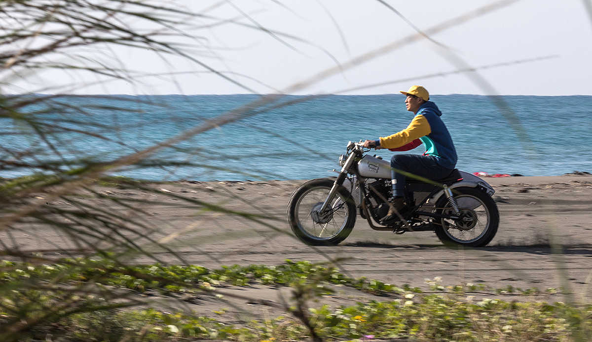9 Days of Surfing and Riding Motorcycles Through Taiwan with VAST | The ...