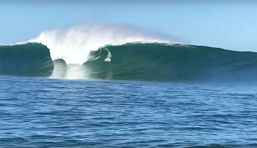 4 XXL Minutes from the North Shore's Outer Reefs | The Inertia