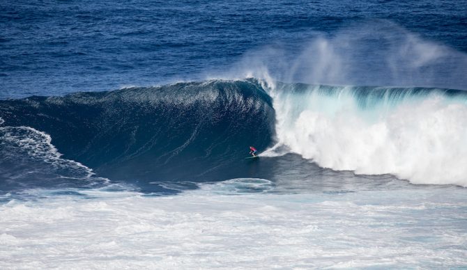 Peʻahi's Queen, Paige Alms, Wants to Paddle Into the Biggest Wave Ever ...