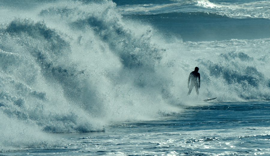 South Korea's Winter Surf Is Brutal; Watch a Heartfelt Salute to the ...
