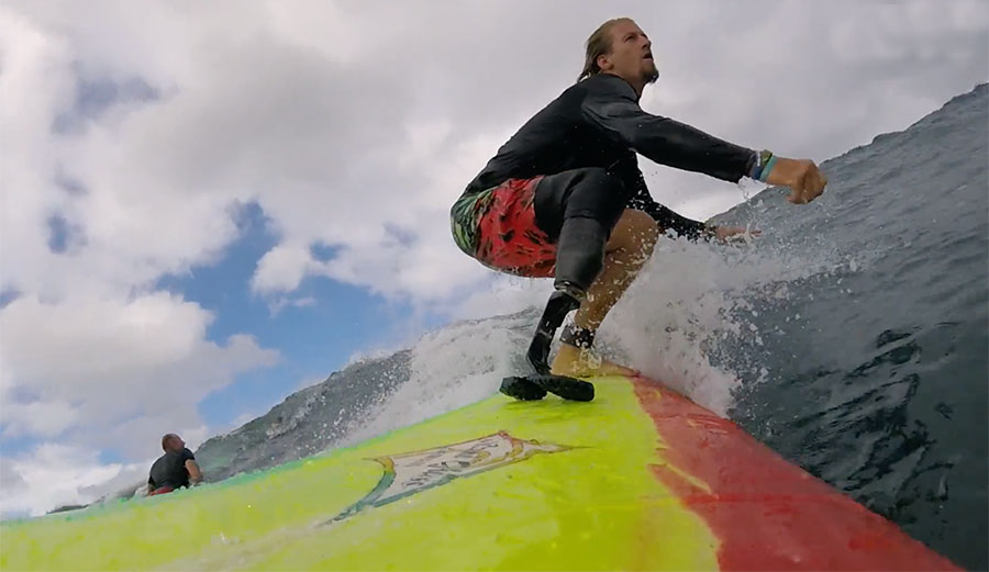 After This Army Vet Lost His Leg in Afghanistan, Surfing Brought Him ...