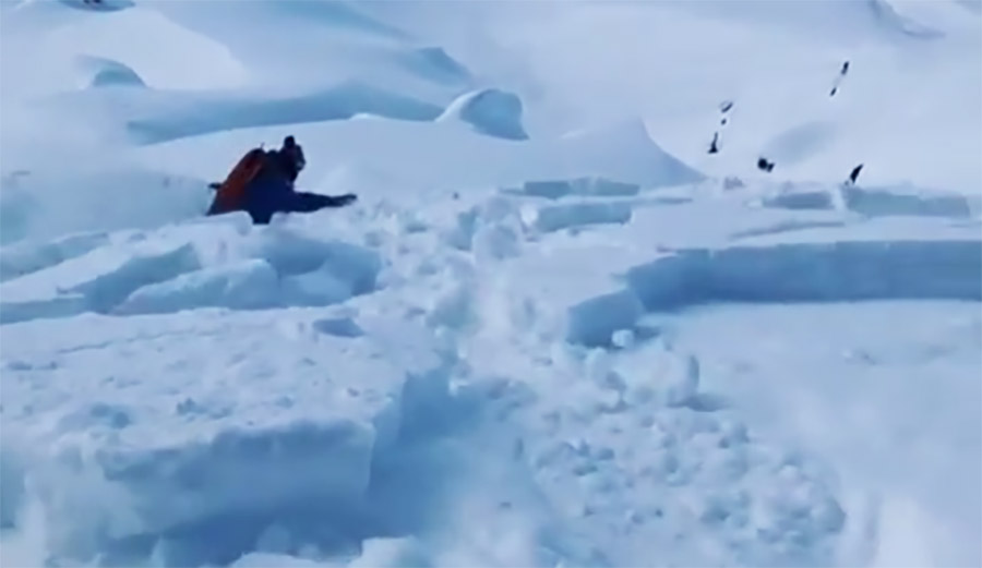Travis Rice Films Mark McMorris Outrunning Avalanche on His First Run ...