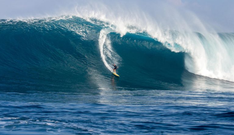 Andrea Moller Sets Guinness World Record for ‘Women’s Biggest Paddle-In ...