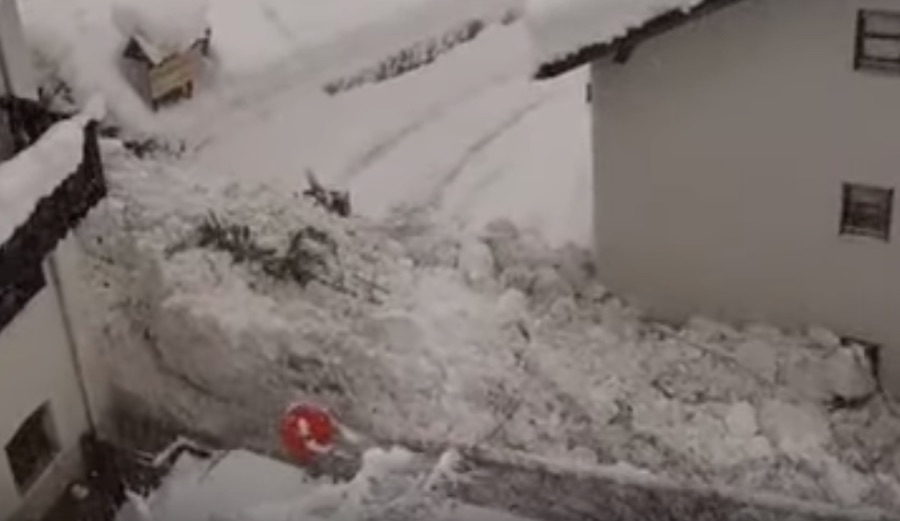 This Powerful Avalanche Rolled Through Italian Village Over the Weekend ...