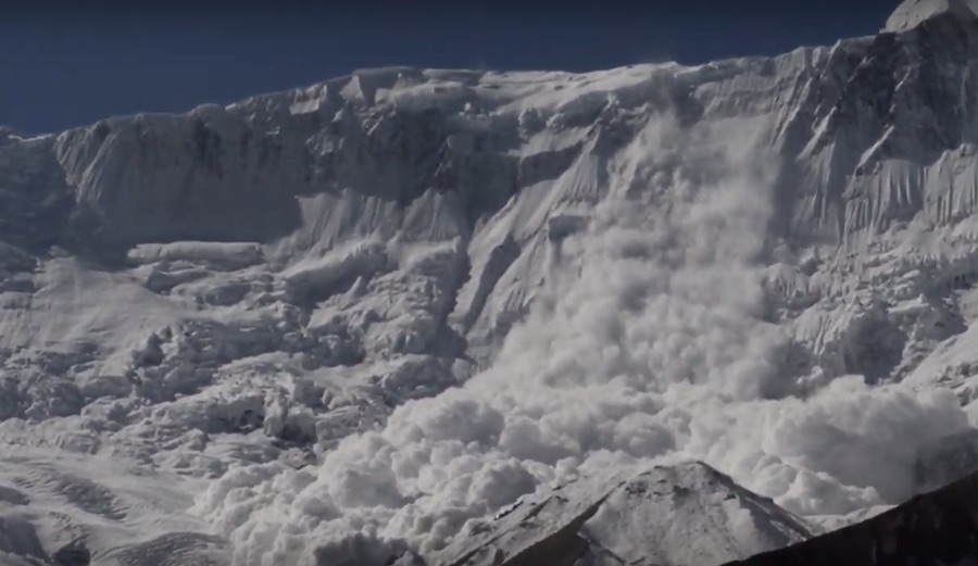 Himalayan Avalanche Caught on Film Is Absolutely Massive | The Inertia