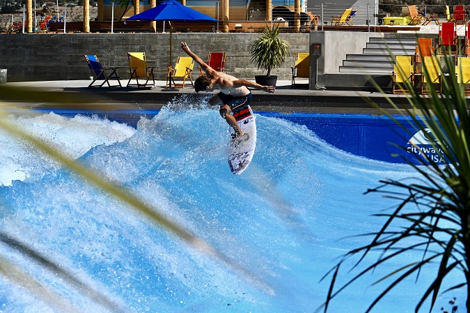 Citywave Brings Largest Man-Made Stationary Wave in the World to Lake ...