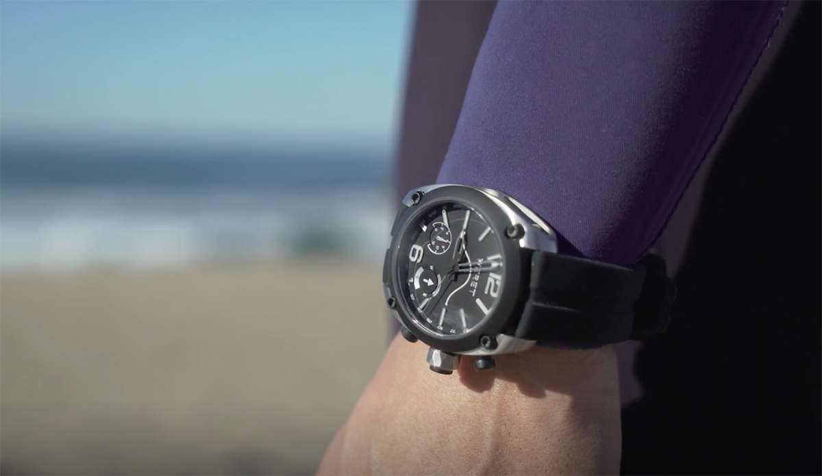 Gear We Test: Weret’s Analog Surf Forecast Smartwatch | The Inertia
