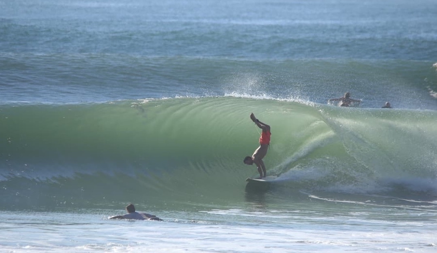 Meet Taylor Watling, the ‘Handstand Surfer’ | The Inertia
