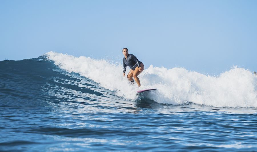 Elizabeth Sneed of 'Curvy Surfer Girl' Talks Size Inclusivity in ...