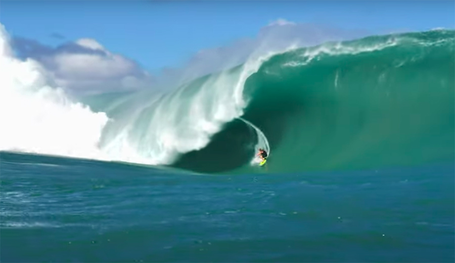 7 Minutes of Code Red Teahupo'o | The Inertia