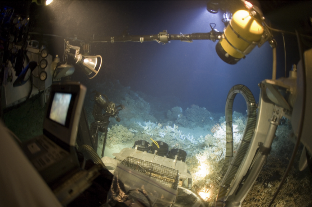 Meet Alvin, the Submersible That's Allowing Scientists to Dive Deeper ...
