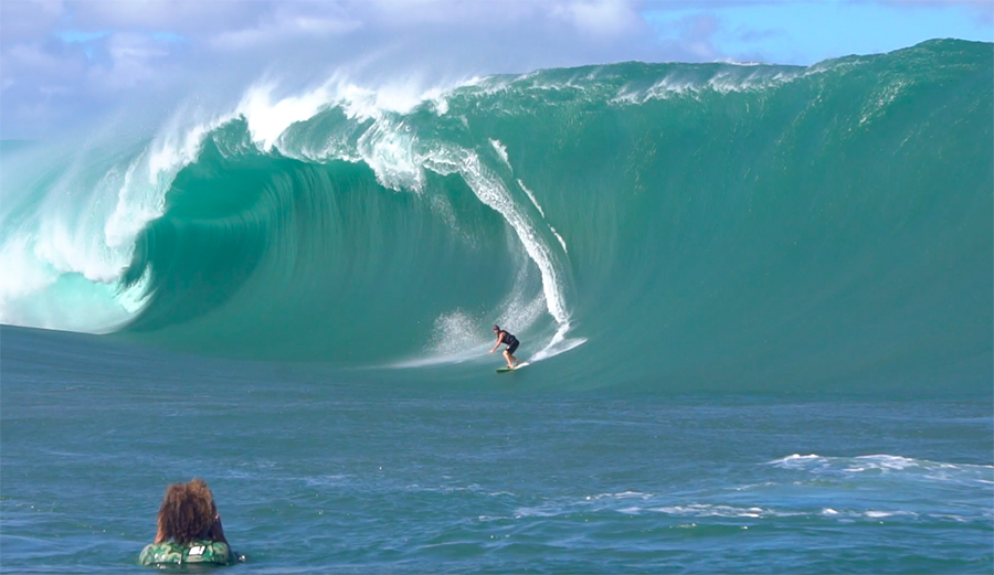 Code Red 2 From the Water: Diego Balestro Filmed the Giant Swell While ...