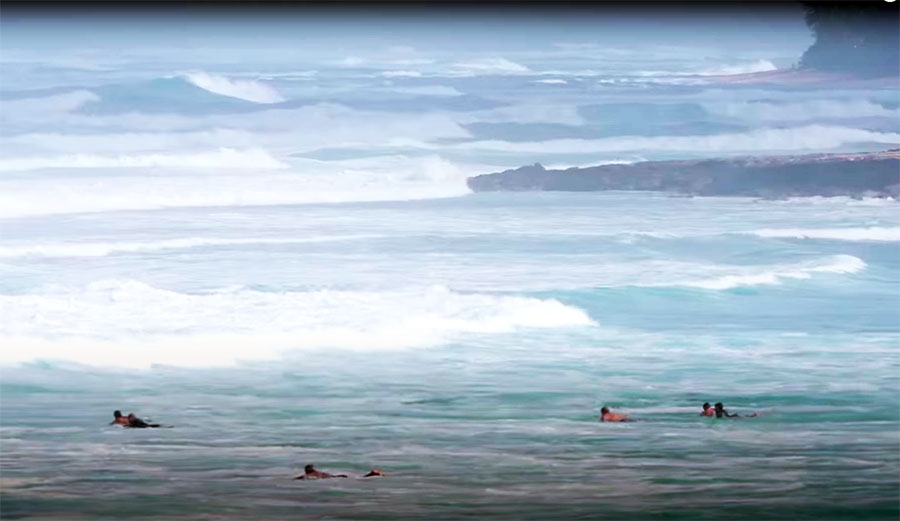 This Is What 'The Worst Paddle Out Ever' Near Pipeline Looks Like