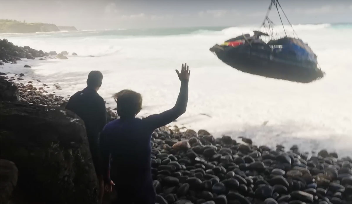 Here's How Kai Lenny Gets His Destroyed Jet Ski Off the Rocks at Jaws