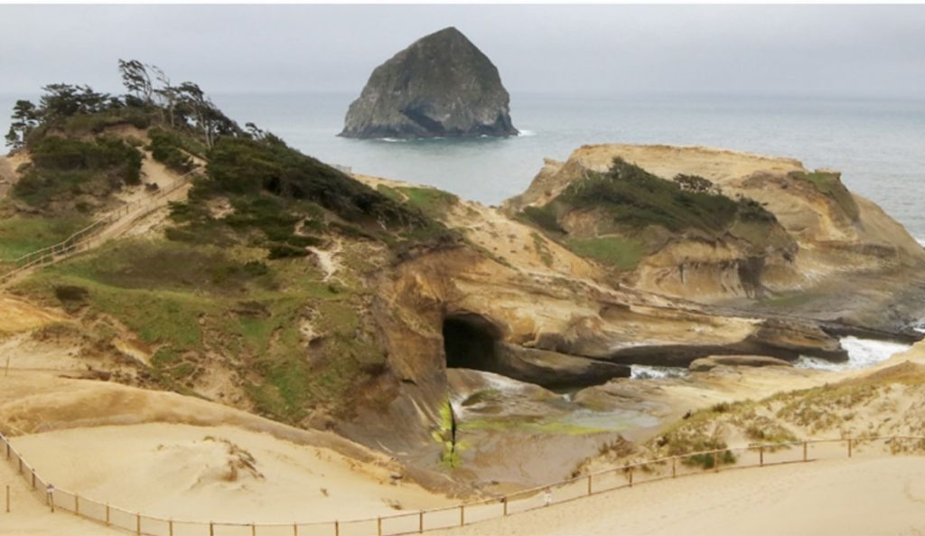 25-Year-Old Hiker Dies After Falling Into Ocean From Oregon Cliff