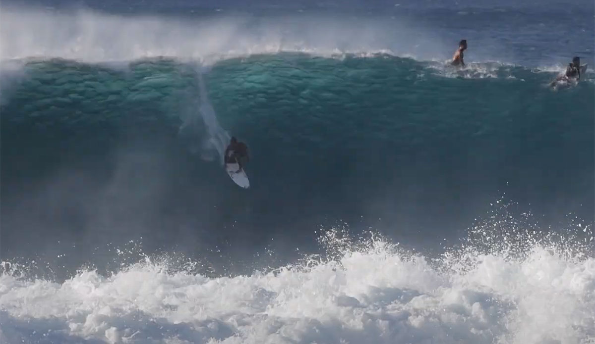 A Pipeline Super Session as World's Best Warm Up for the Pipe Pro